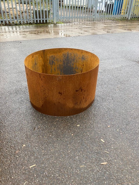 Corten Steel Raised Round Open Bottom Planter Beds – Paul Taylor Metalwork